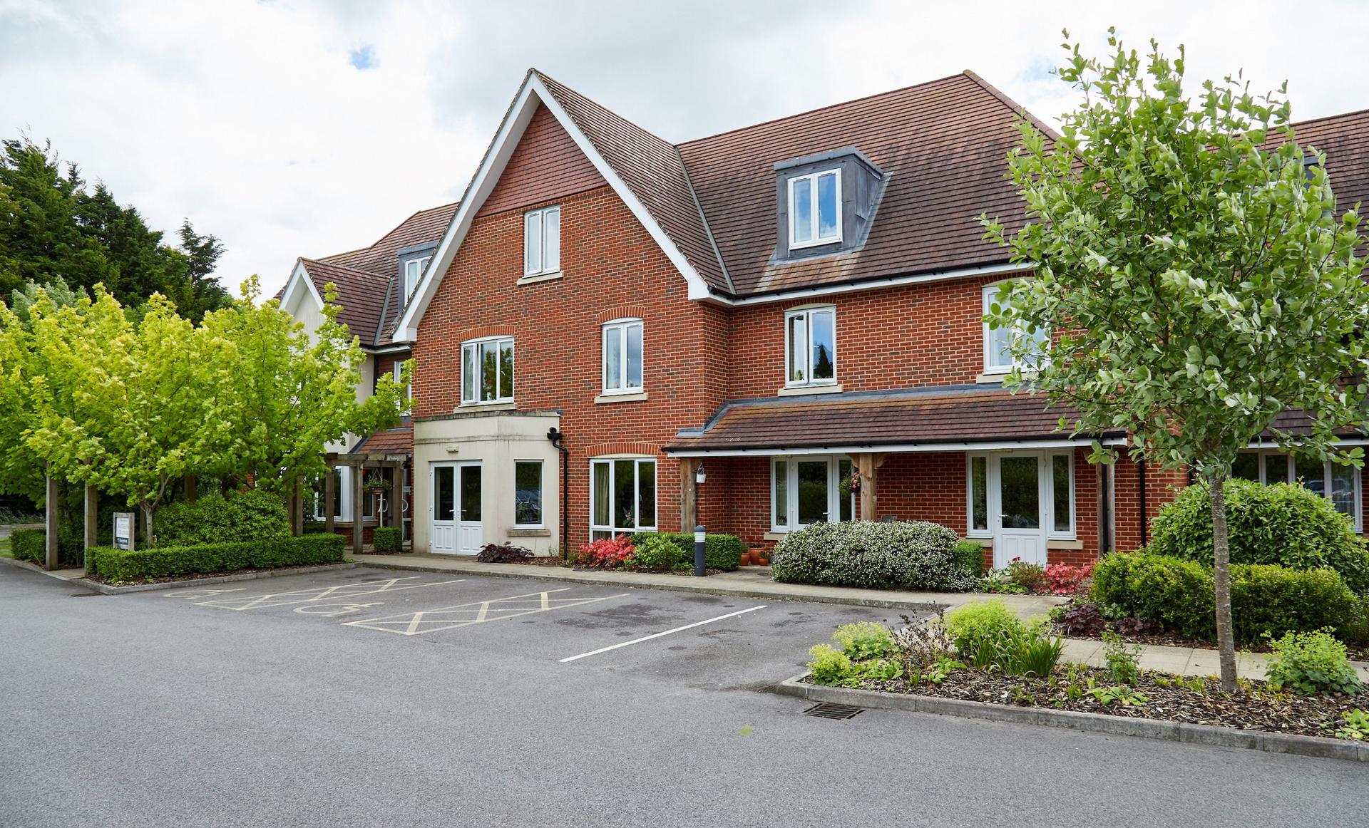 Rothsay Grange Care Home in Andover | Barchester Healthcare