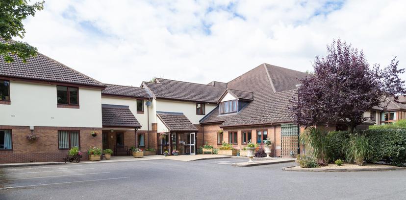 Overslade House Care Home in Rugby | Barchester Healthcare